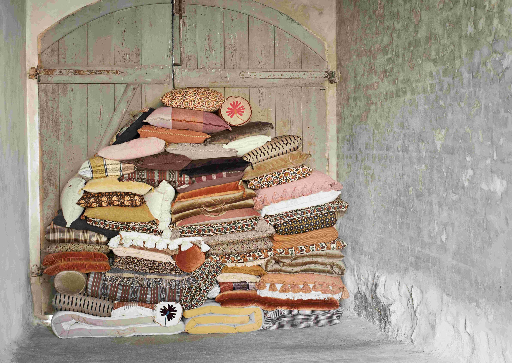 Cushions, Throws & Pouffes | Textured Homeware – Amber + Willow
